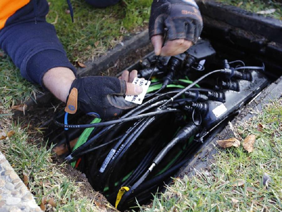 3 Reasons to Hire a Telecommunications Contractor for Your Next Development